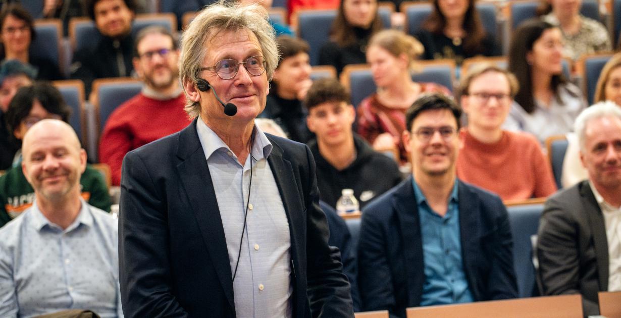Nobel Prize winner Ben Feringa captivates VUB students and professors ...