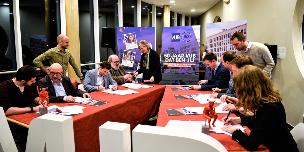 VUB alumniverenigingen slaan de handen in elkaar | Vrije Universiteit ...